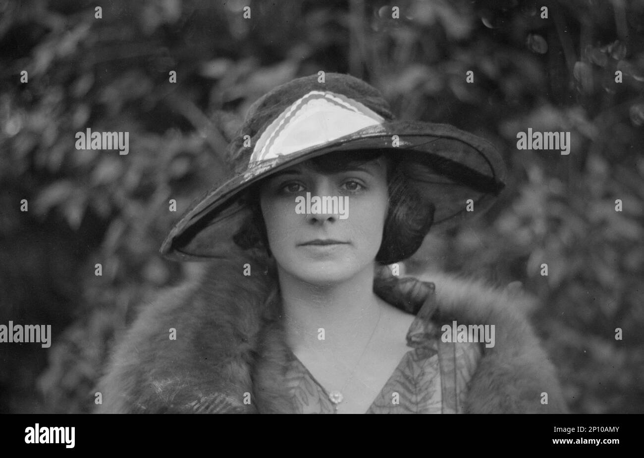 Sears, Marion, Miss, portrait photograph, 1921 Aug. 21 Stock Photo - Alamy