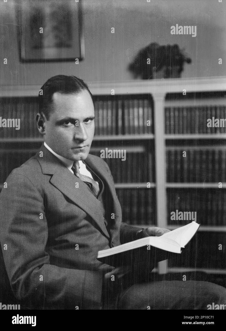 Mr tompkins hi-res stock photography and images - Alamy