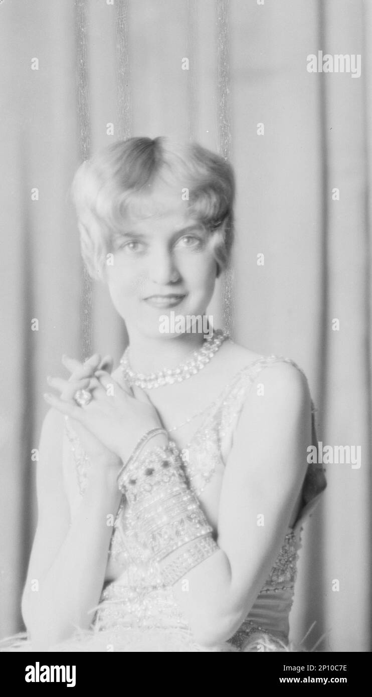 Taylor, Ruth Lee, Miss, portrait photograph, 1927 Stock Photo - Alamy