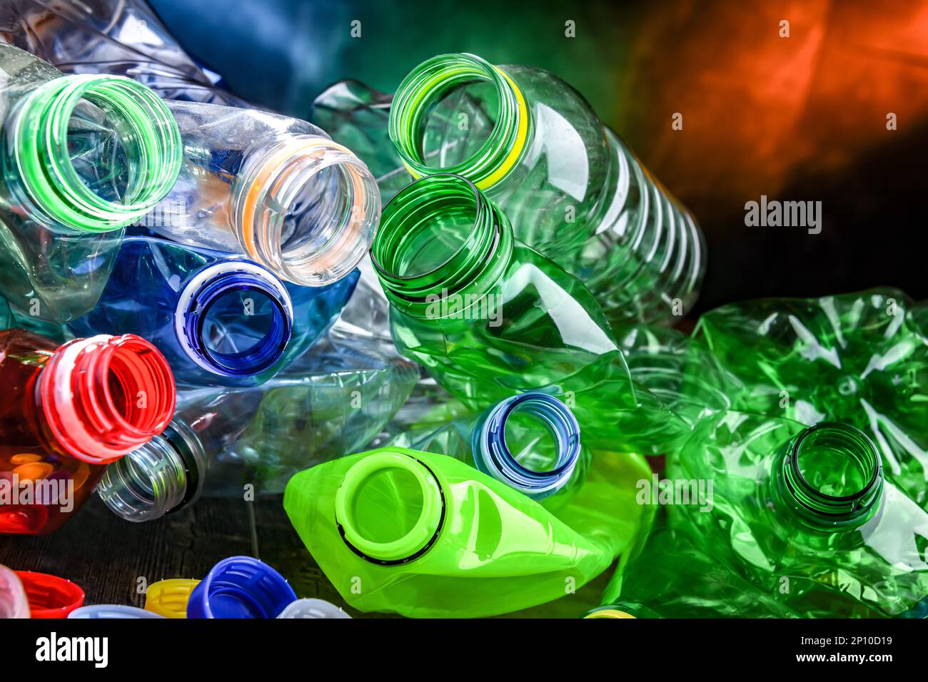 Empty colored drink bottles. Recyclable plastic waste Stock Photo - Alamy