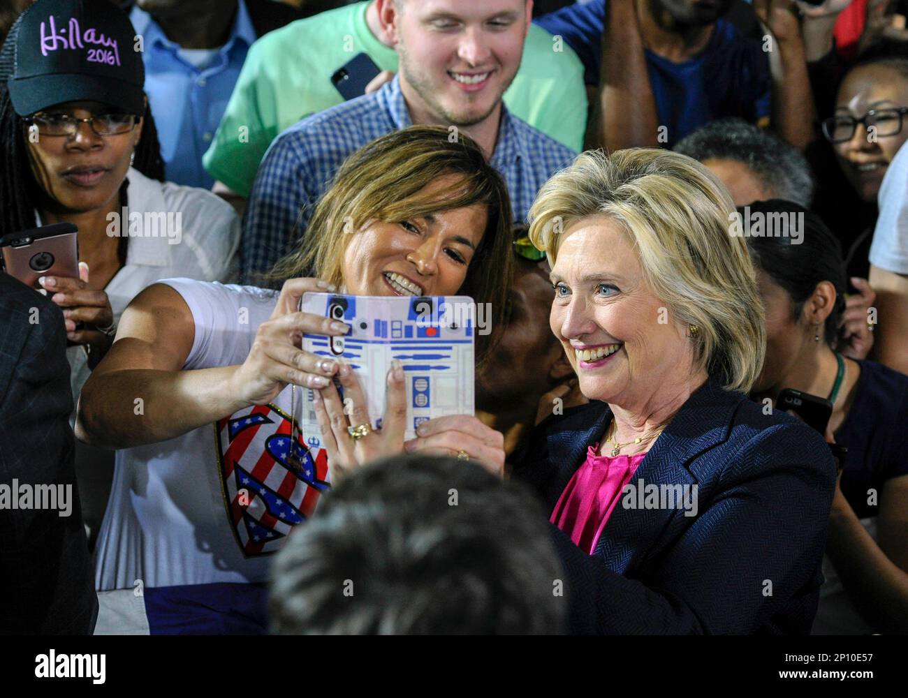 Democratic presidential candidate Hillary Clinton poses for a photo ...