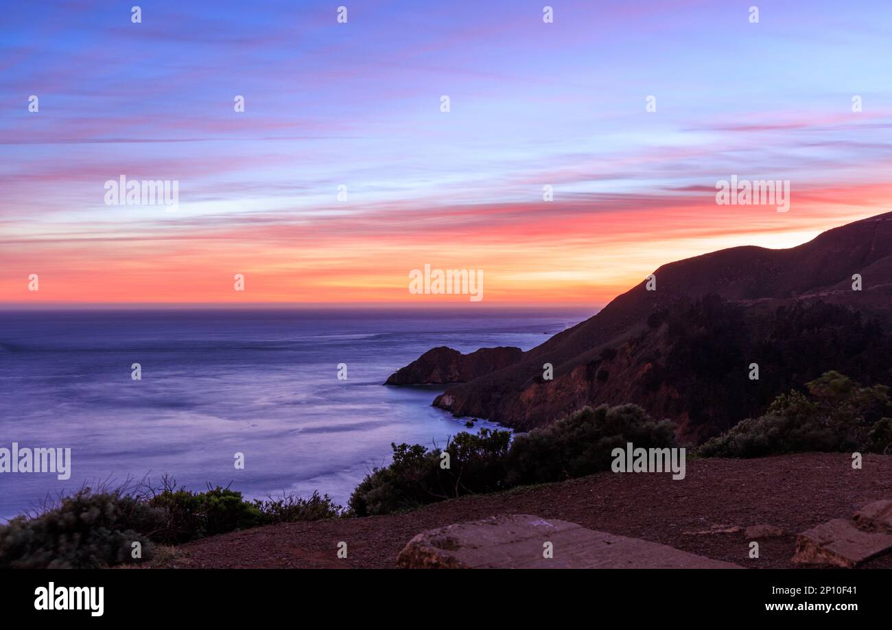 Beautiful pacific ocean sunset hi-res stock photography and images - Alamy
