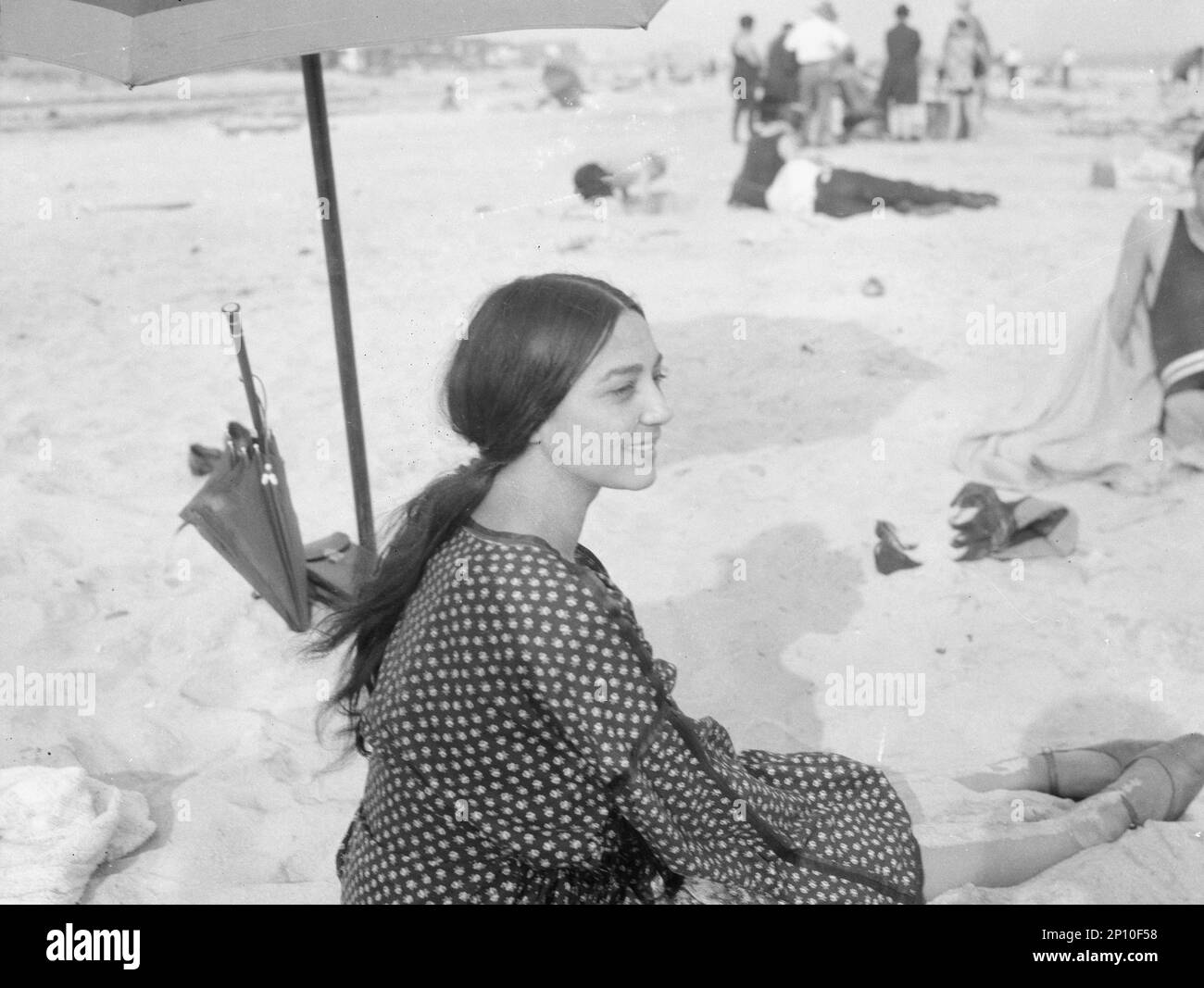 Beach wear 1920s hi-res stock photography and images - Alamy