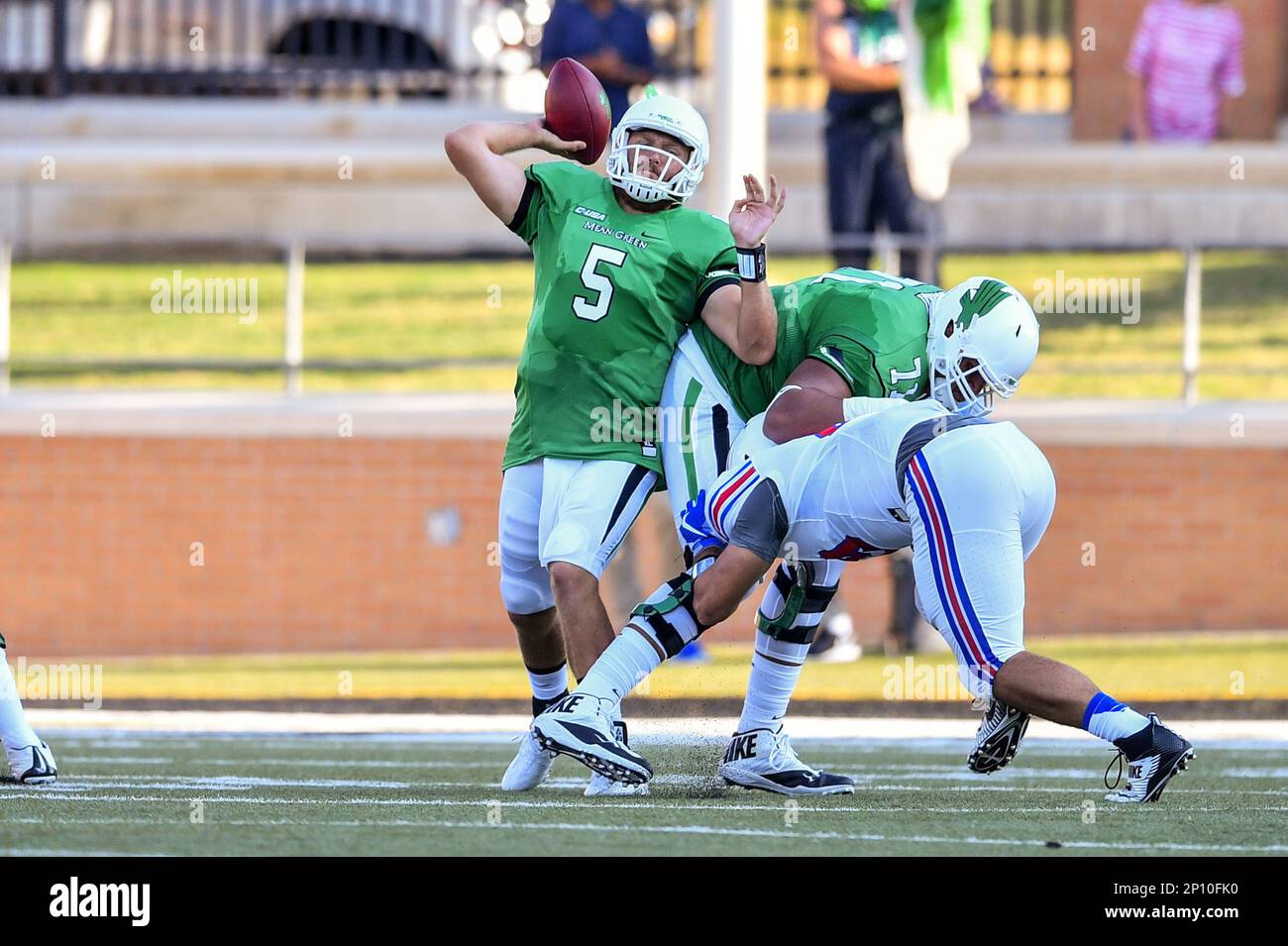 September 3rd, 2016:.North Texas Mean Green quarterback Alec Morris (5 ...