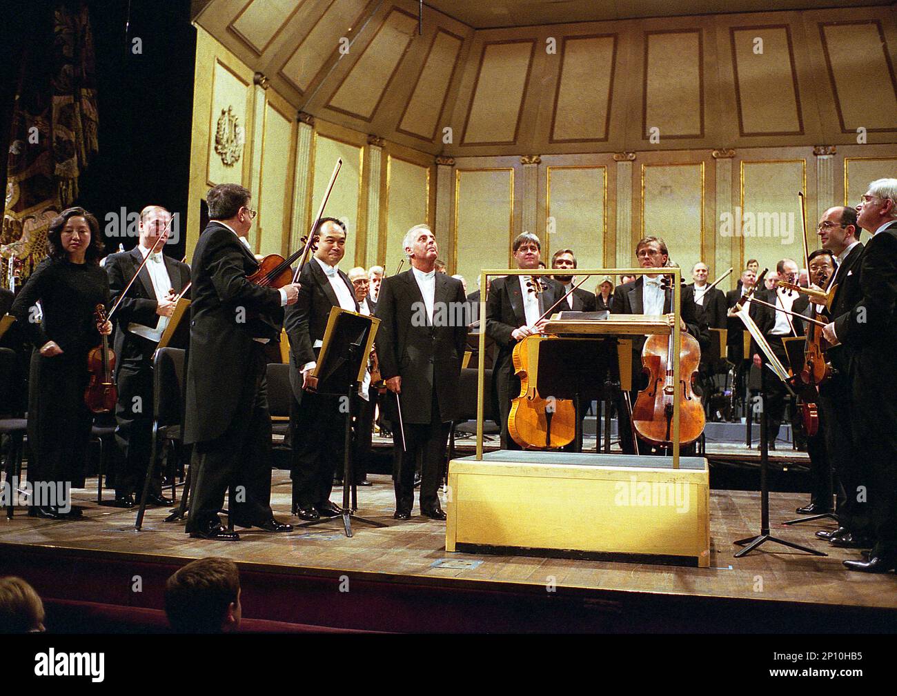 Argentine-Israeli conductor Daniel Barenboim greets a Teatro Colón ...