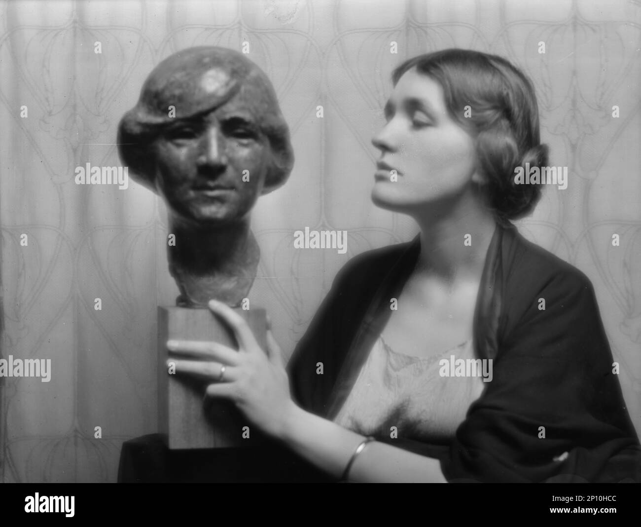 Barnwell, Mrs., portrait photograph, 1913 Stock Photo - Alamy