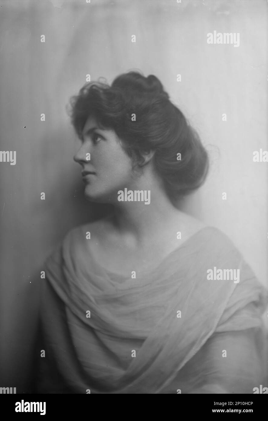 Barnitz, Anna, Miss, portrait photograph, 1913 Stock Photo - Alamy