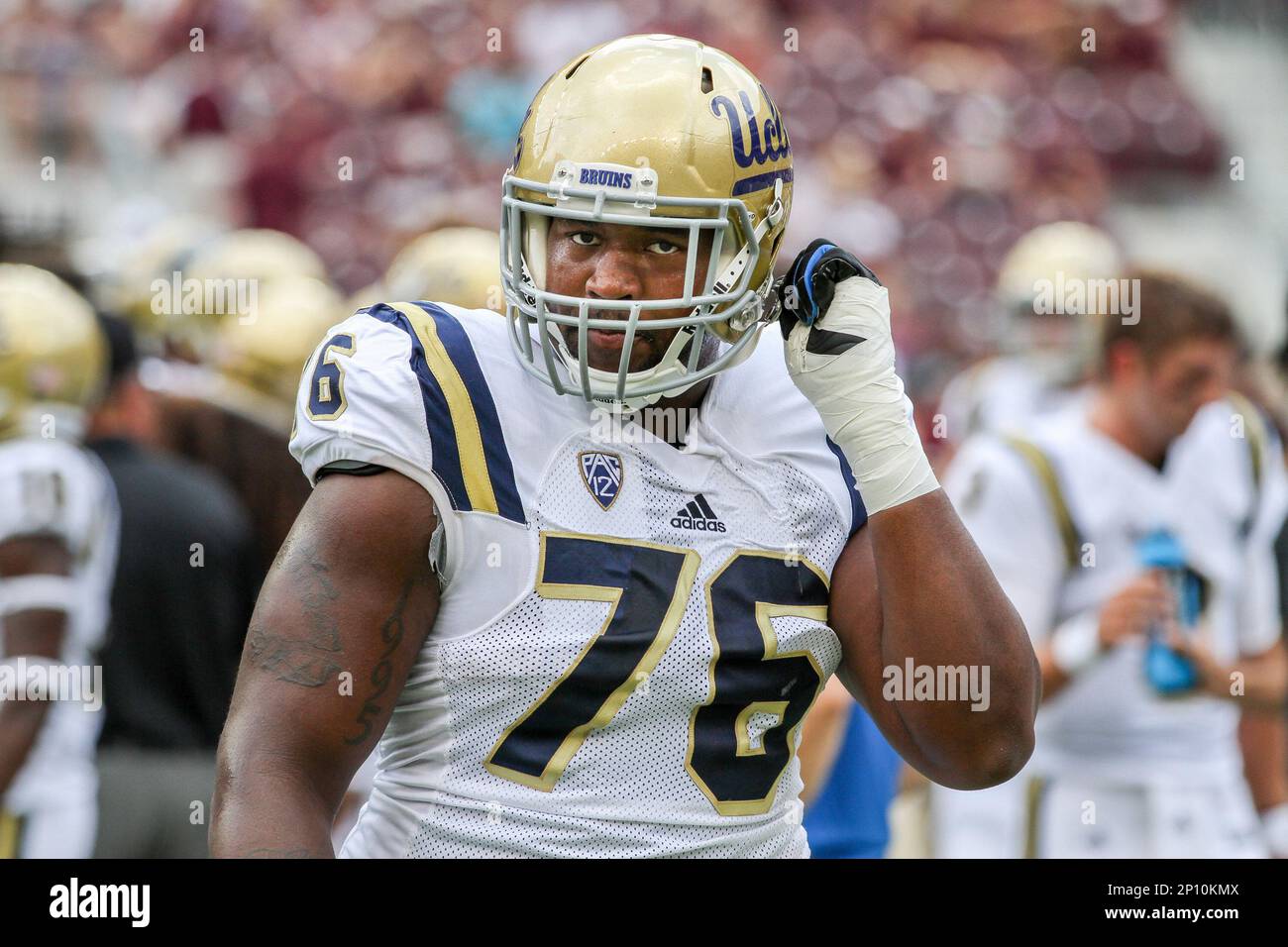 September 3, 2016 College Station, TX..UCLA Lineman Kenny Lacy (76 ...