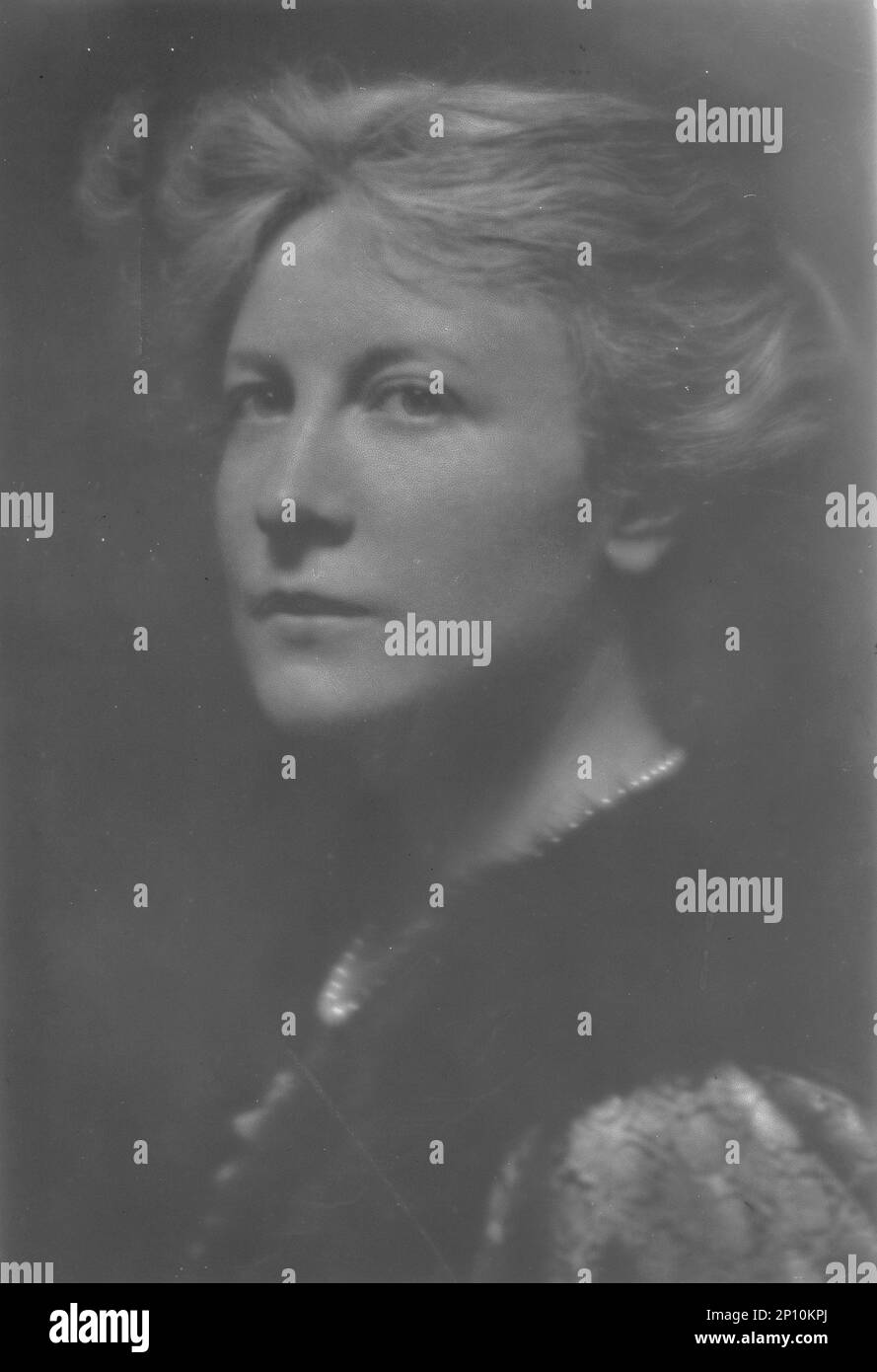 English actress eleanor robson belmont hi-res stock photography and ...