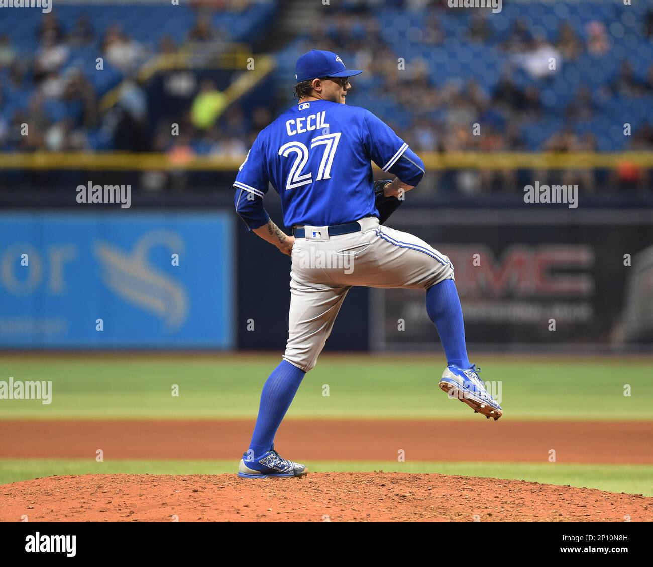 Toronto Blue Jays pitcher Brett Cecil (27) throws in relief against the ...