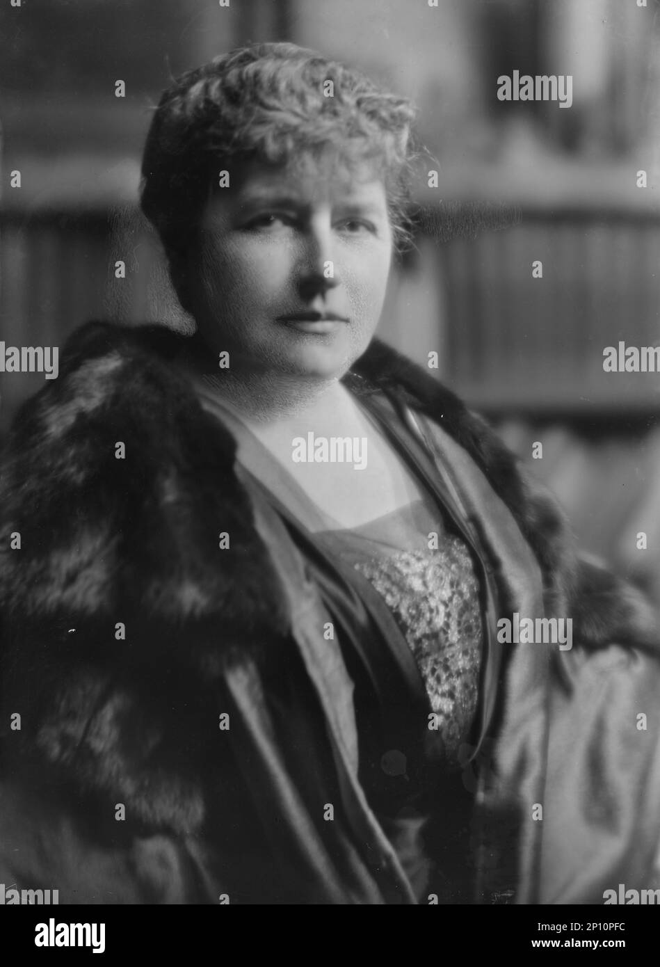 Brackett, Edgar L., Mrs., portrait photograph, 1917 Oct. 10 Stock Photo ...