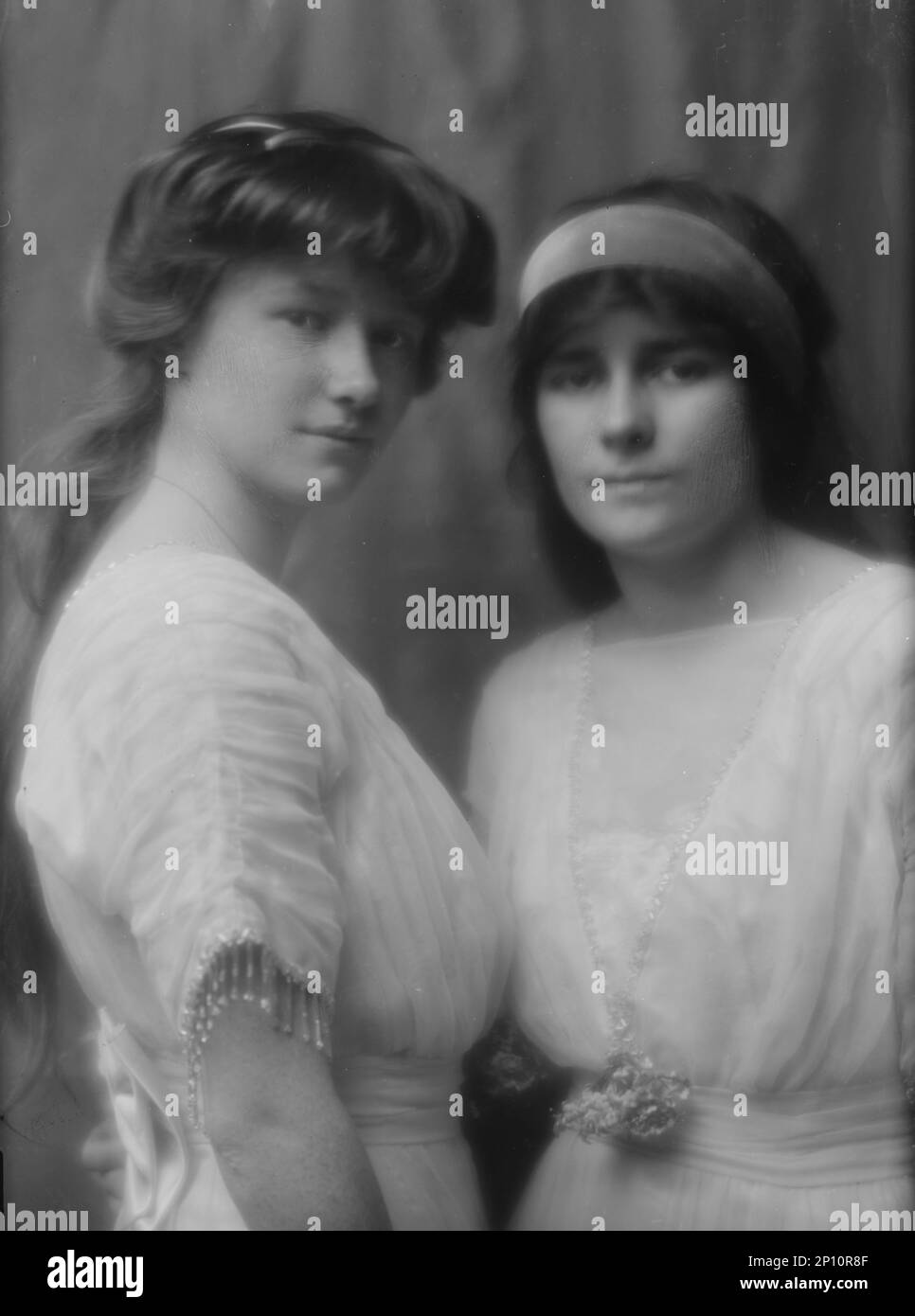 Brenon, Juliet and Aileen, Misses, portrait photograph, 1912 or 1913 ...