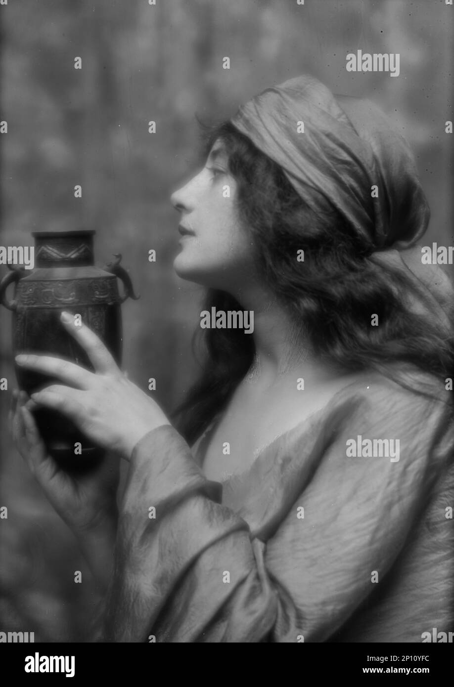 Carter, Malvina Longfellow, portrait photograph, 1912 or 1913 Stock Photo - Alamy