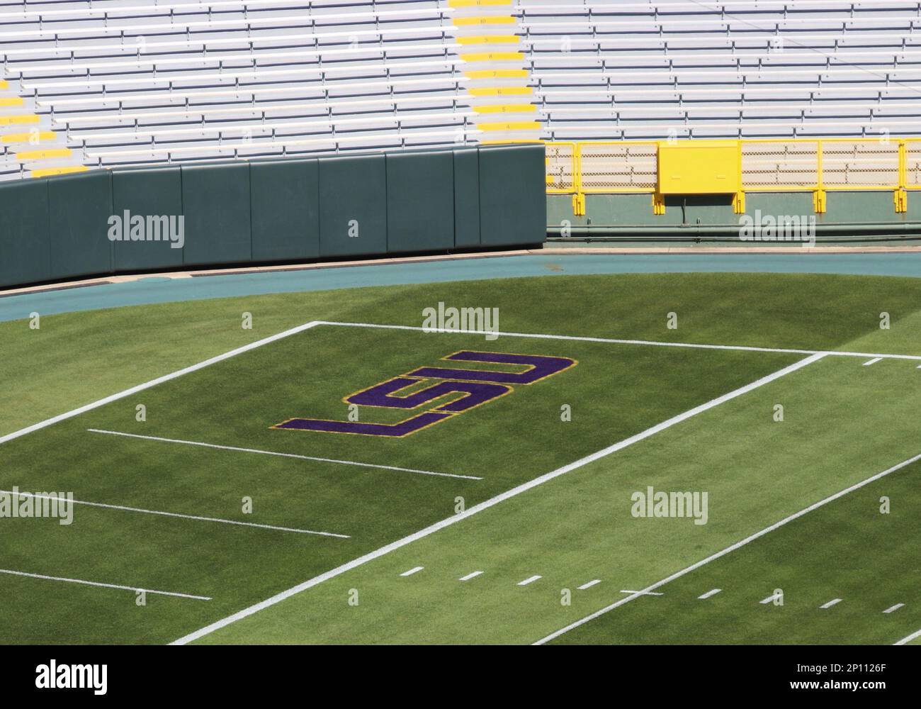 Bucky badger logo hi-res stock photography and images - Alamy