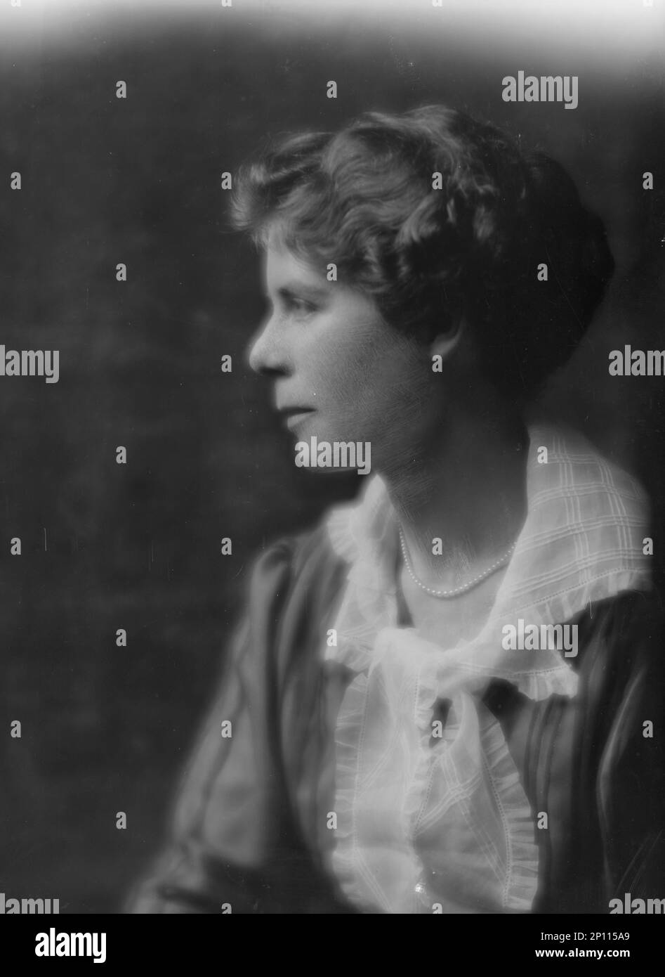 Elizabeth cramer hi-res stock photography and images - Alamy