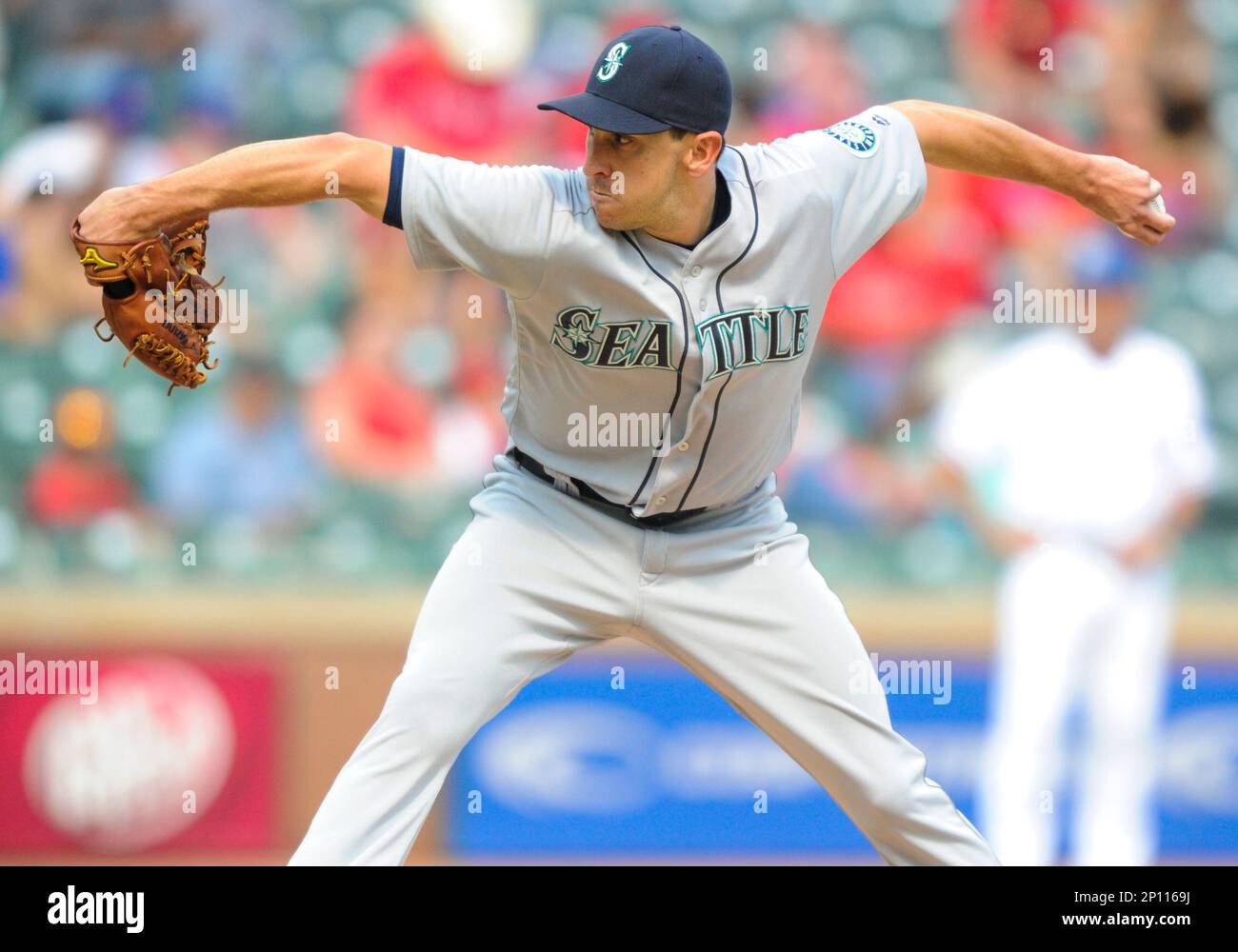Aug 31, 2016: Ambidextrous pitcher Pat Venditte pitches in the 8th ...