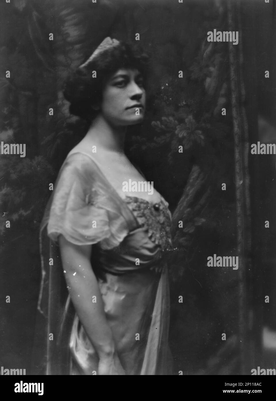 Deyo, Ruth, Miss, portrait photograph, 1913 Stock Photo - Alamy