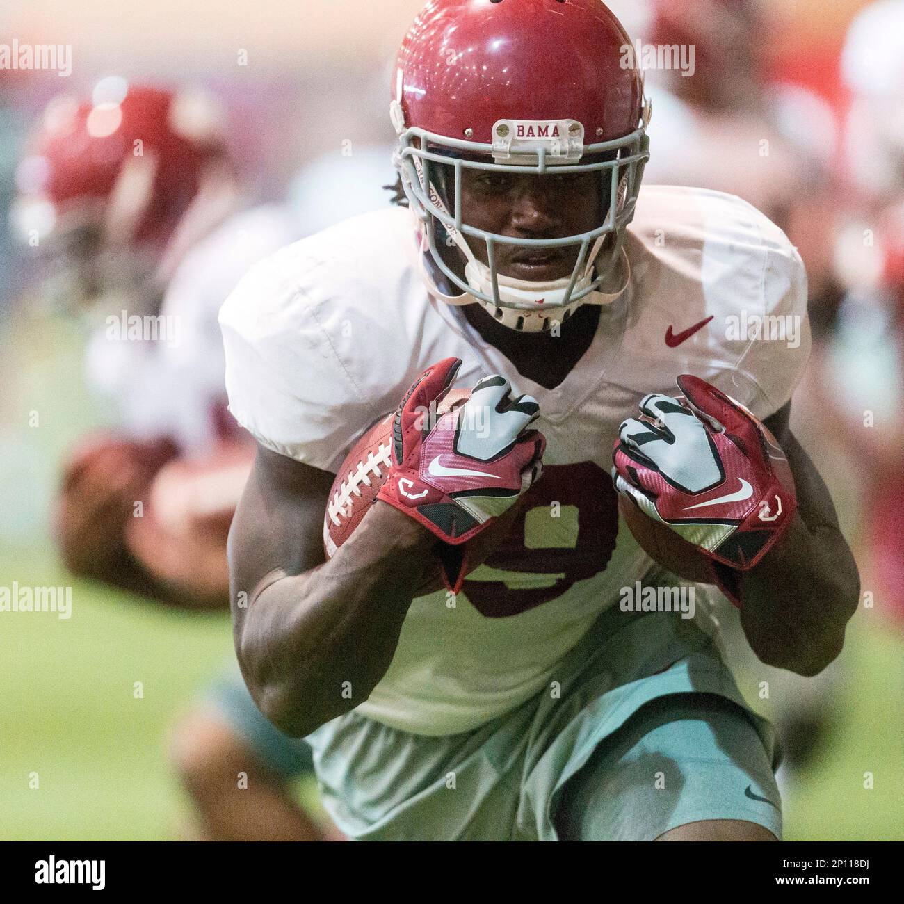 Alabama running back Bo Scarbrough (9) works through drills during NCAA ...