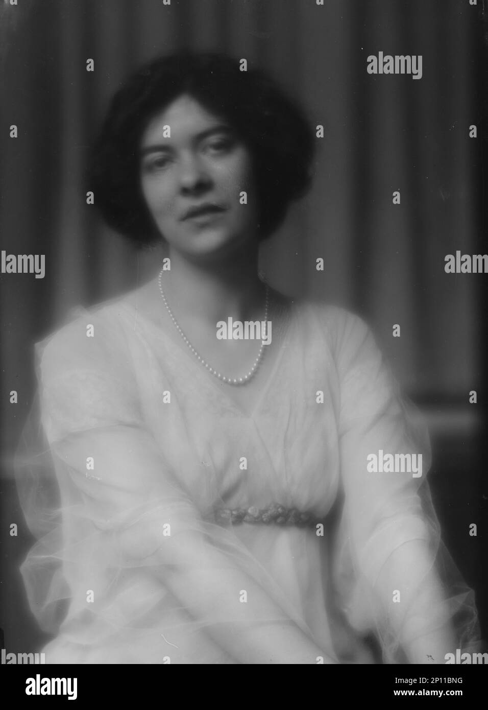 Edey, Miss, portrait photograph, 1913 Stock Photo - Alamy