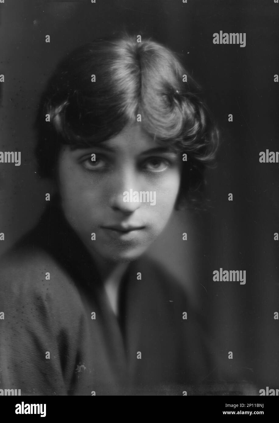 Edwards, Robert, Mrs., portrait photograph, 1914 Apr. 9 Stock Photo - Alamy