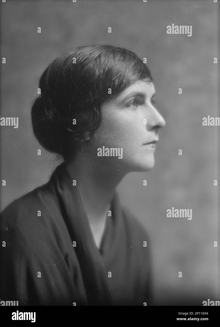 Flanagan, Gertrude, Miss, portrait photograph, 1915 May 10 Stock Photo ...