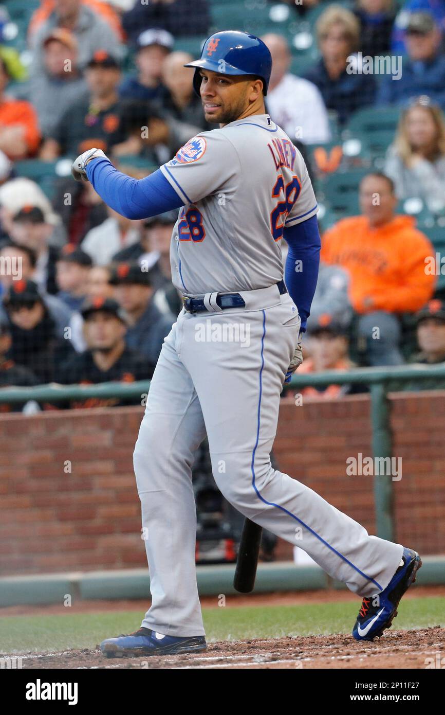 New York Mets first baseman James Loney (28) at bat during an MLB ...