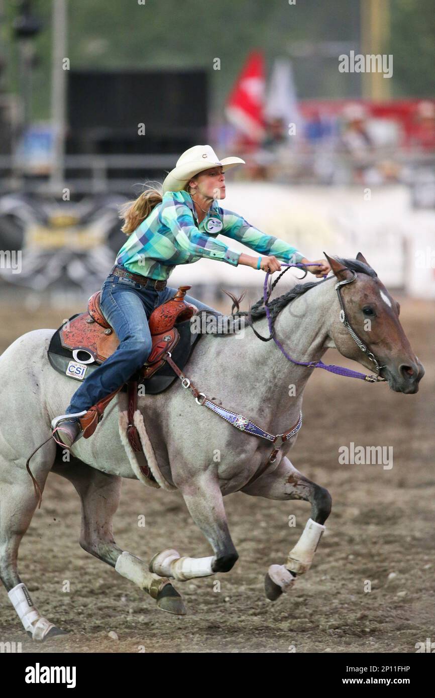 26 Aug 2016: Sarah Rose McDonald scored a 17.38 during the Barrel ...