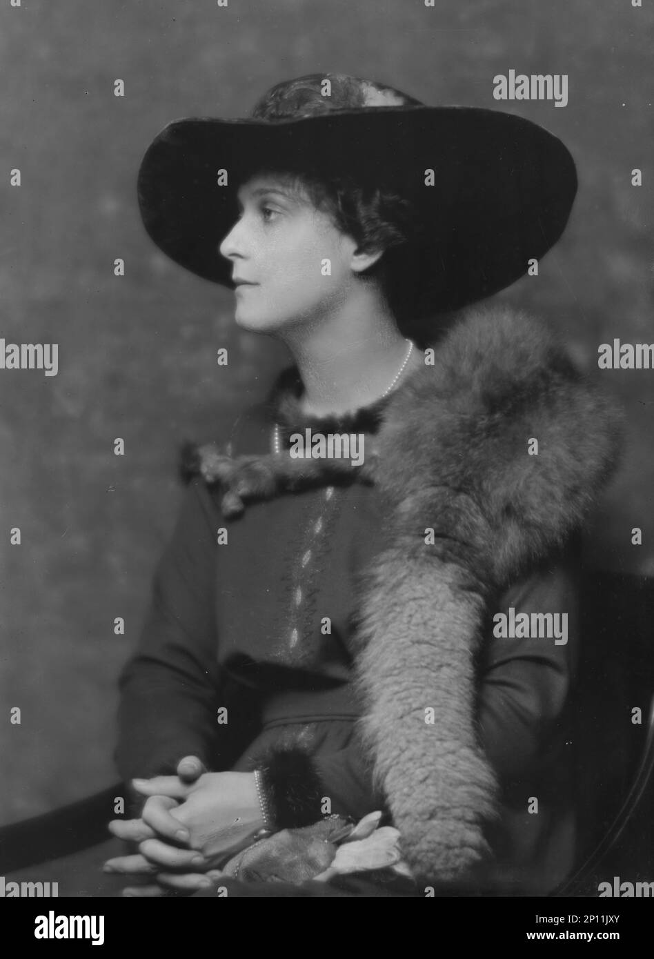 Robert mrs Black and White Stock Photos & Images - Alamy