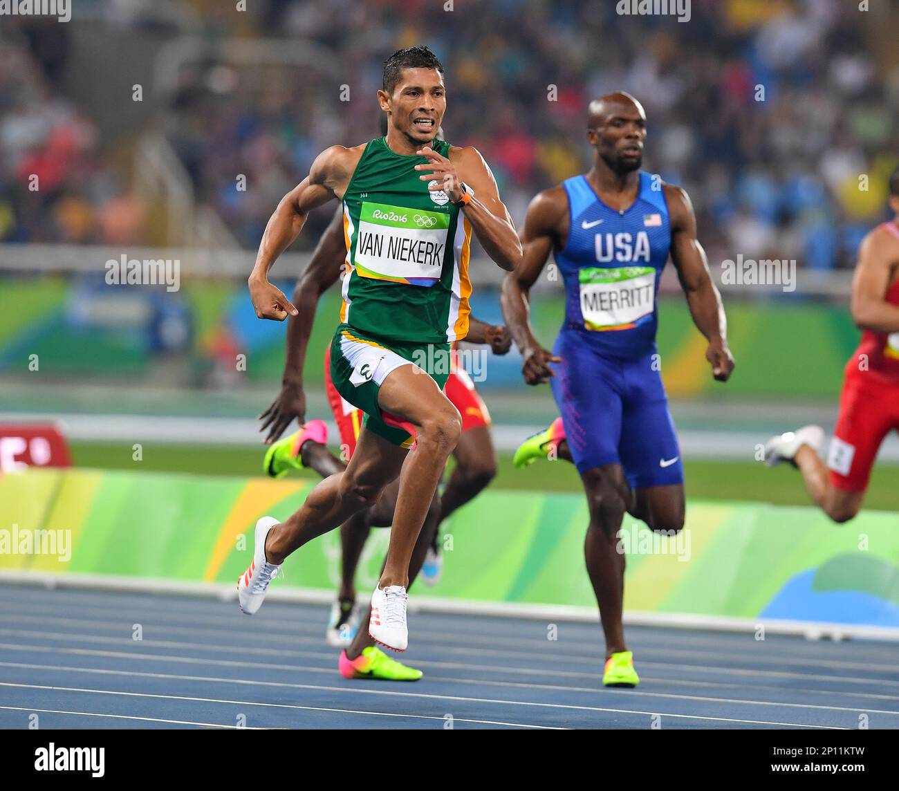 Wayde van Niekerk (RSA) sets a world record of 43.03 in the 400m in the ...