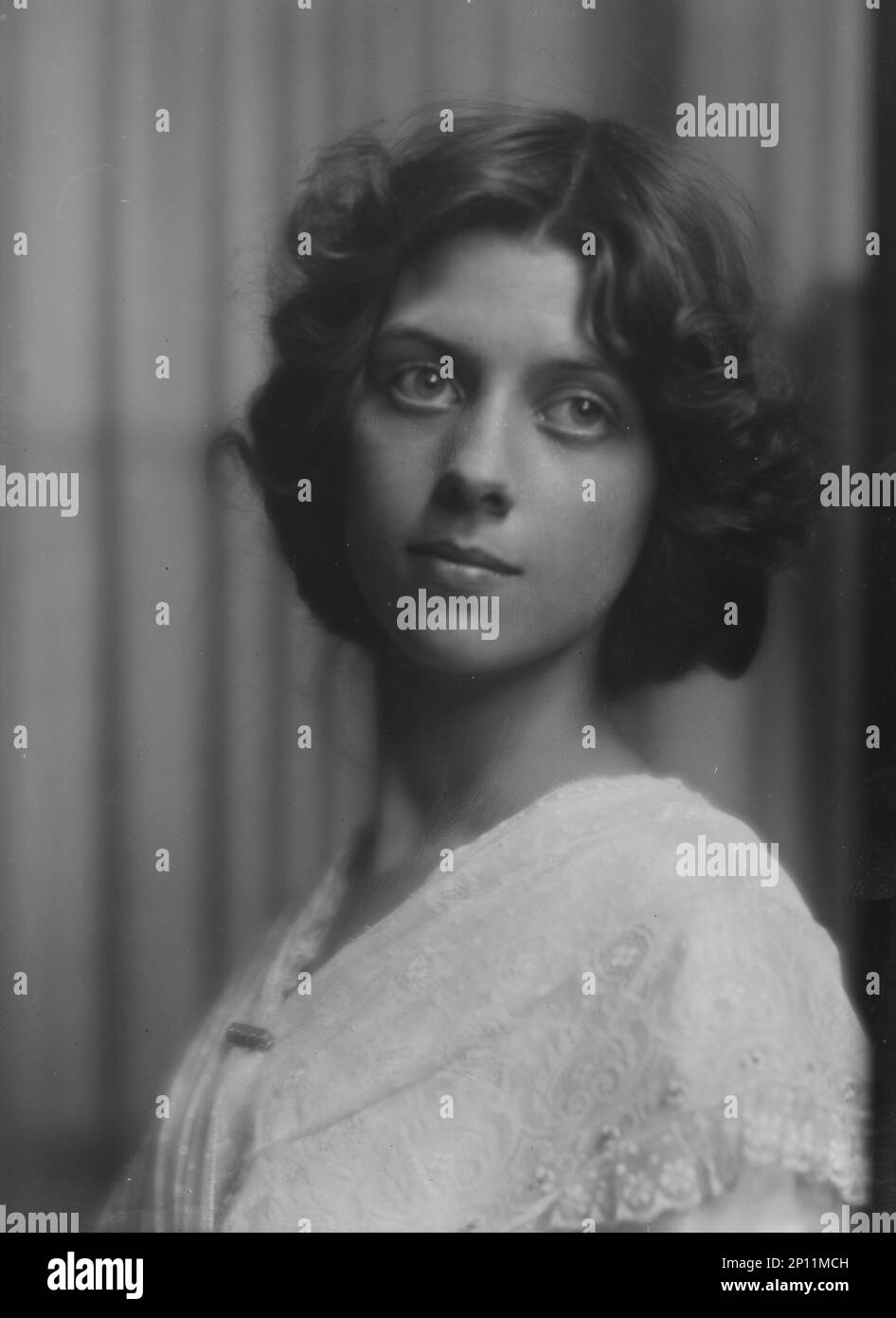 Edith head Black and White Stock Photos & Images - Alamy