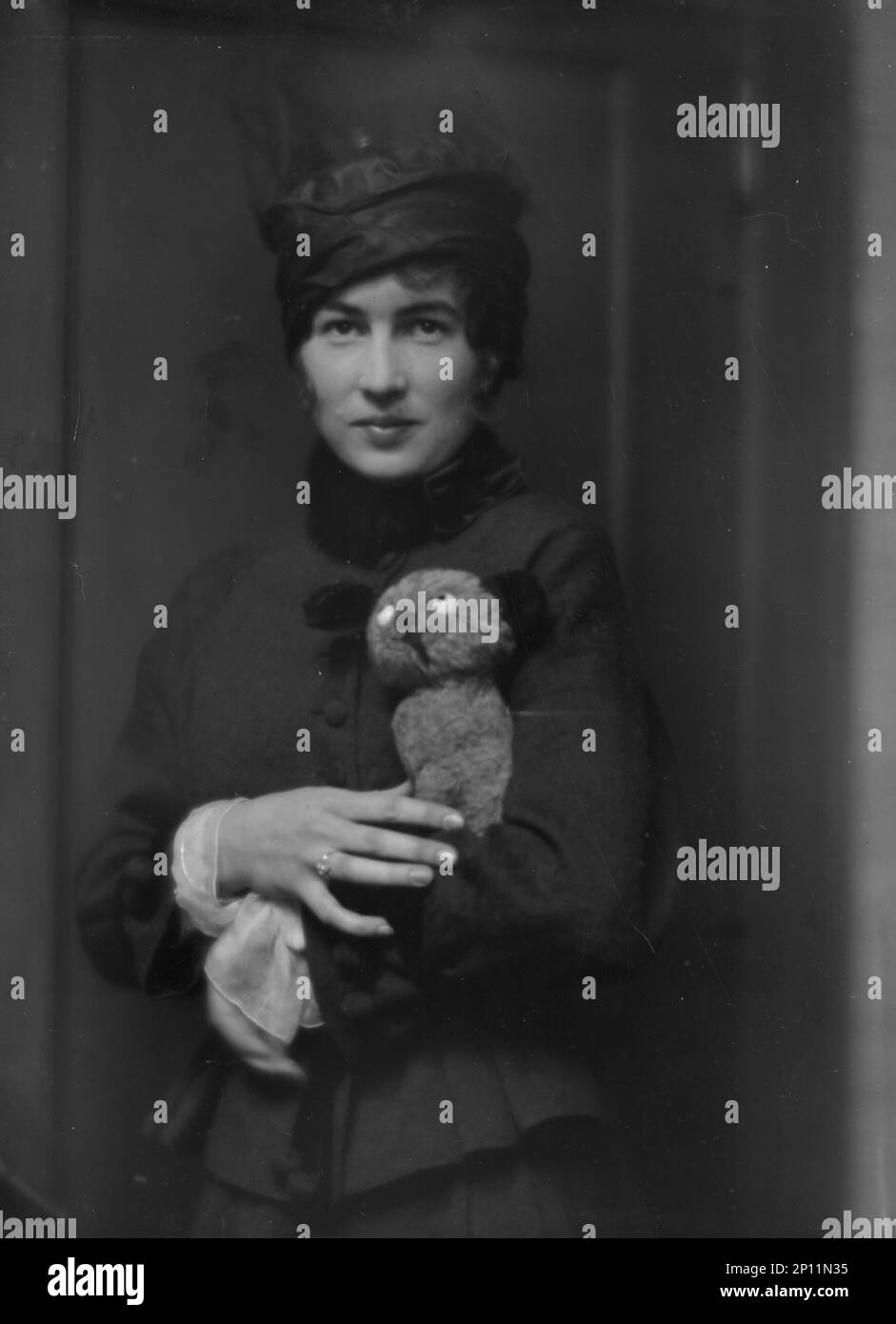 Hamilton, Helen, Miss, portrait photograph, ca. 1913 Stock Photo - Alamy