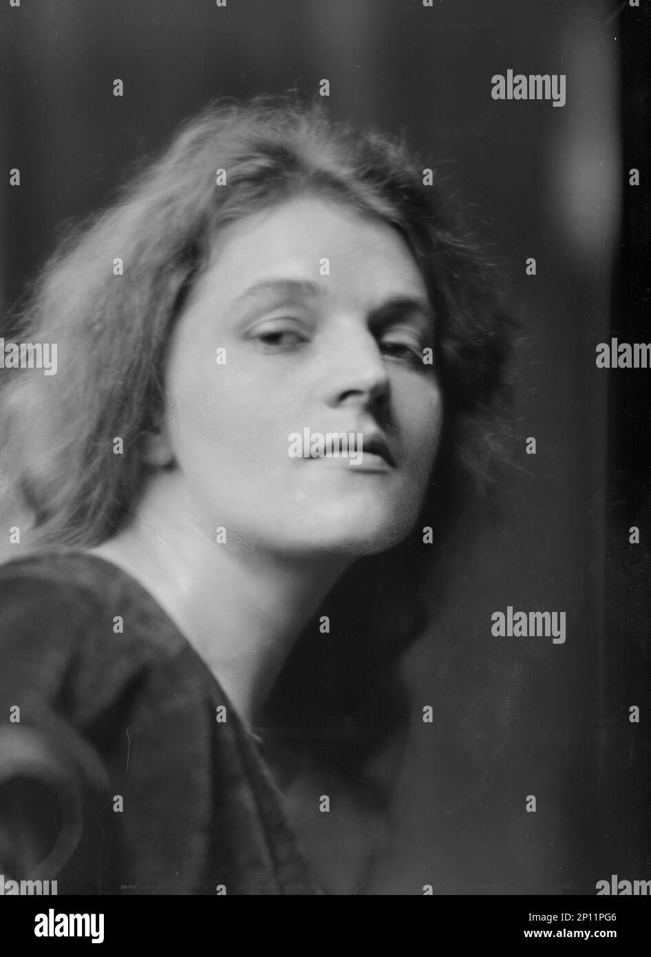 Hawley, Helen, Miss, portrait photograph, 1915 Dec. or 1916 Jan Stock ...