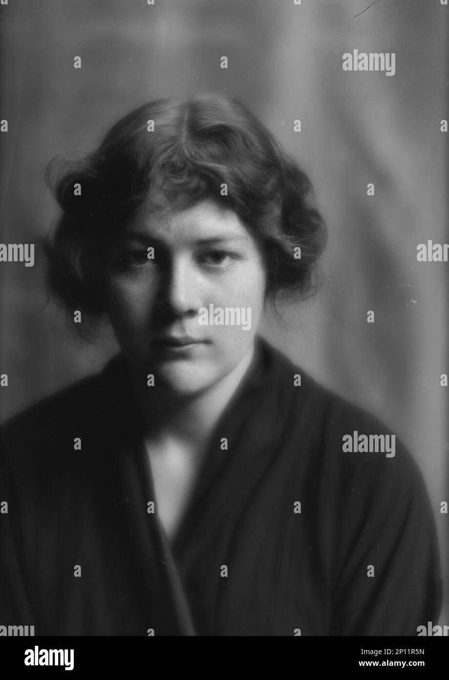 Henry, Frances D., Miss, portrait photograph, 1912 May 20 Stock Photo ...