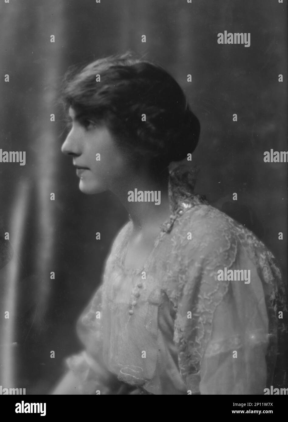 Hughes, Queen, Miss, portrait photograph, 1914 May 8 Stock Photo - Alamy
