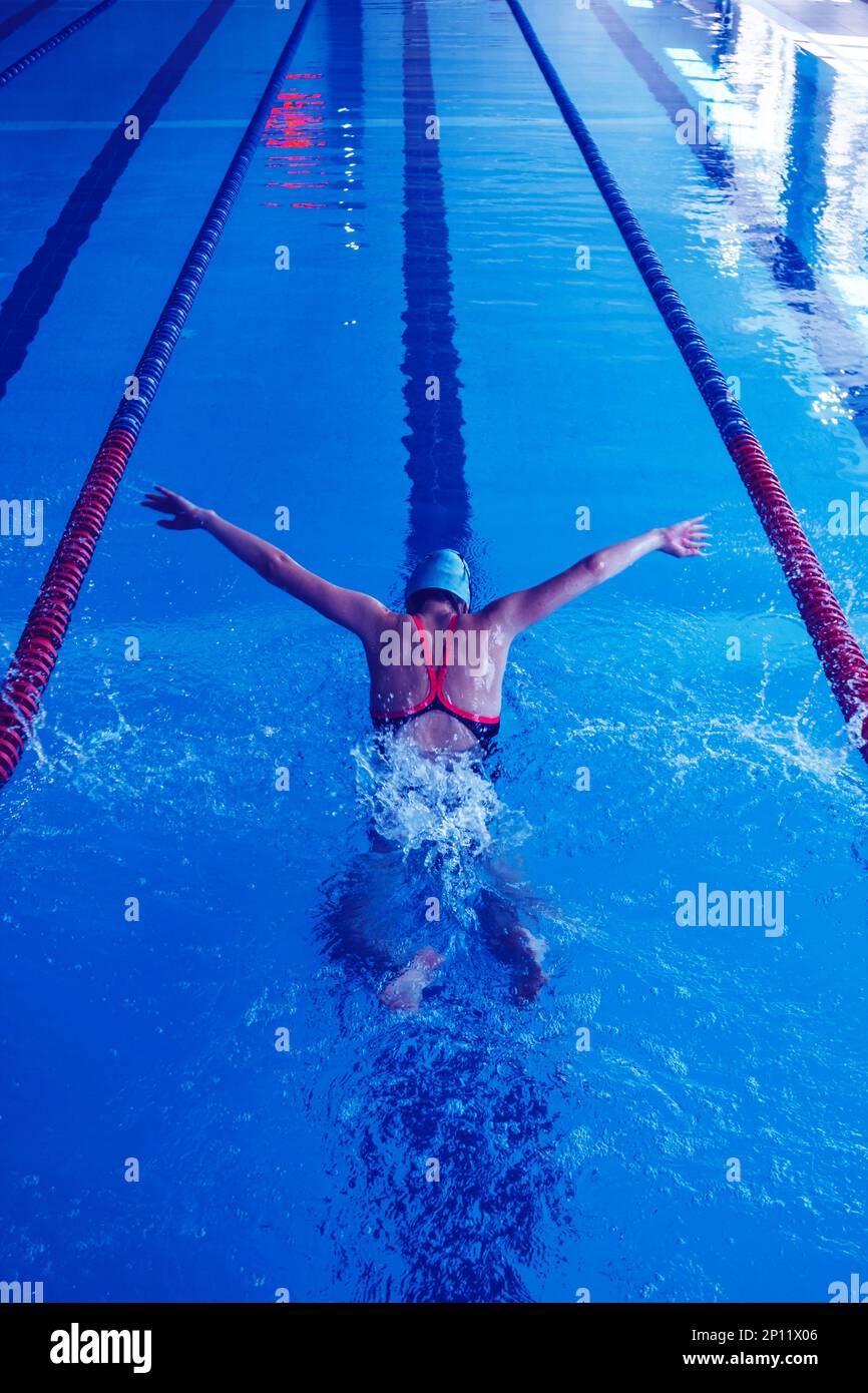 Champion female swimmer hi-res stock photography and images - Alamy