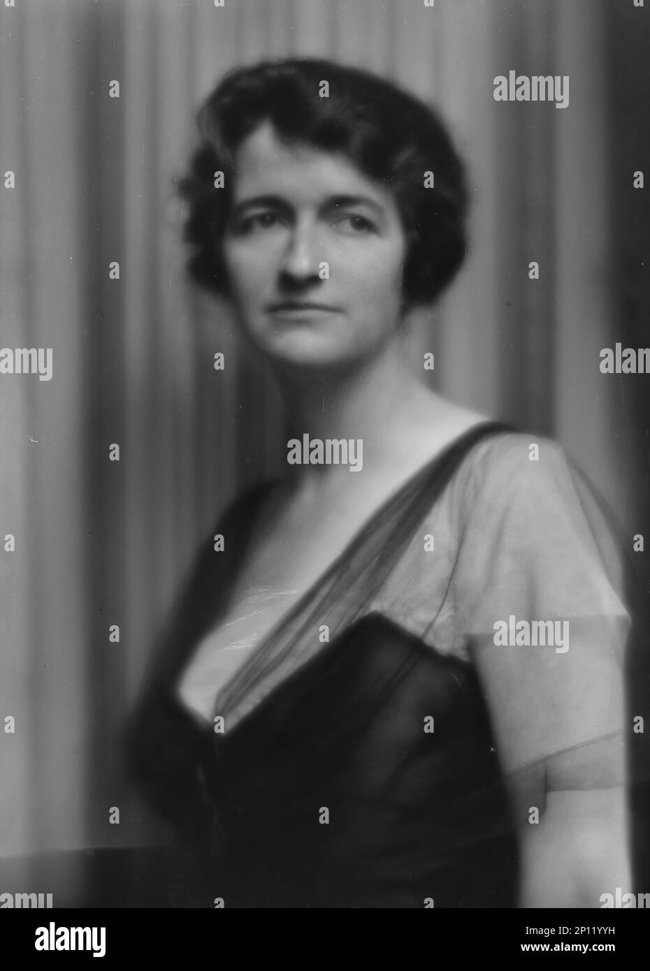 Jolliffe, Virginia, Miss, portrait photograph, 1913 Stock Photo - Alamy