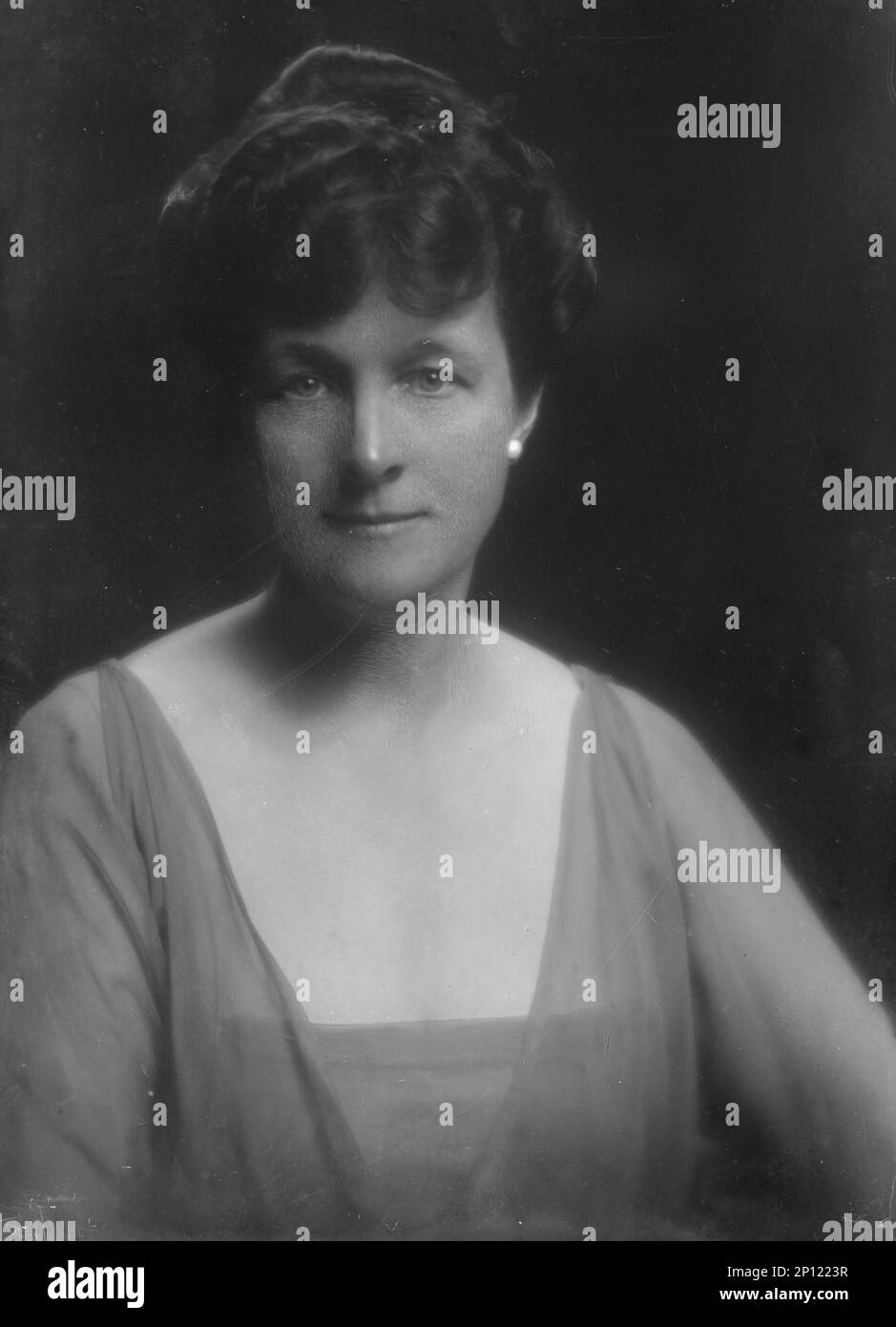 King, Charles G., Mrs., portrait photograph, 1917 Sept. 14 Stock Photo ...