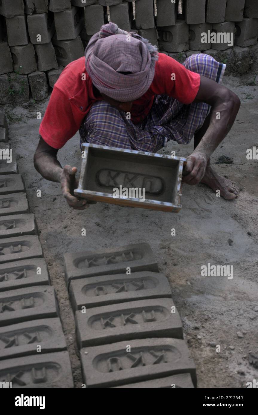 Pictures of the rural side temporary barber shop and soiled made ...
