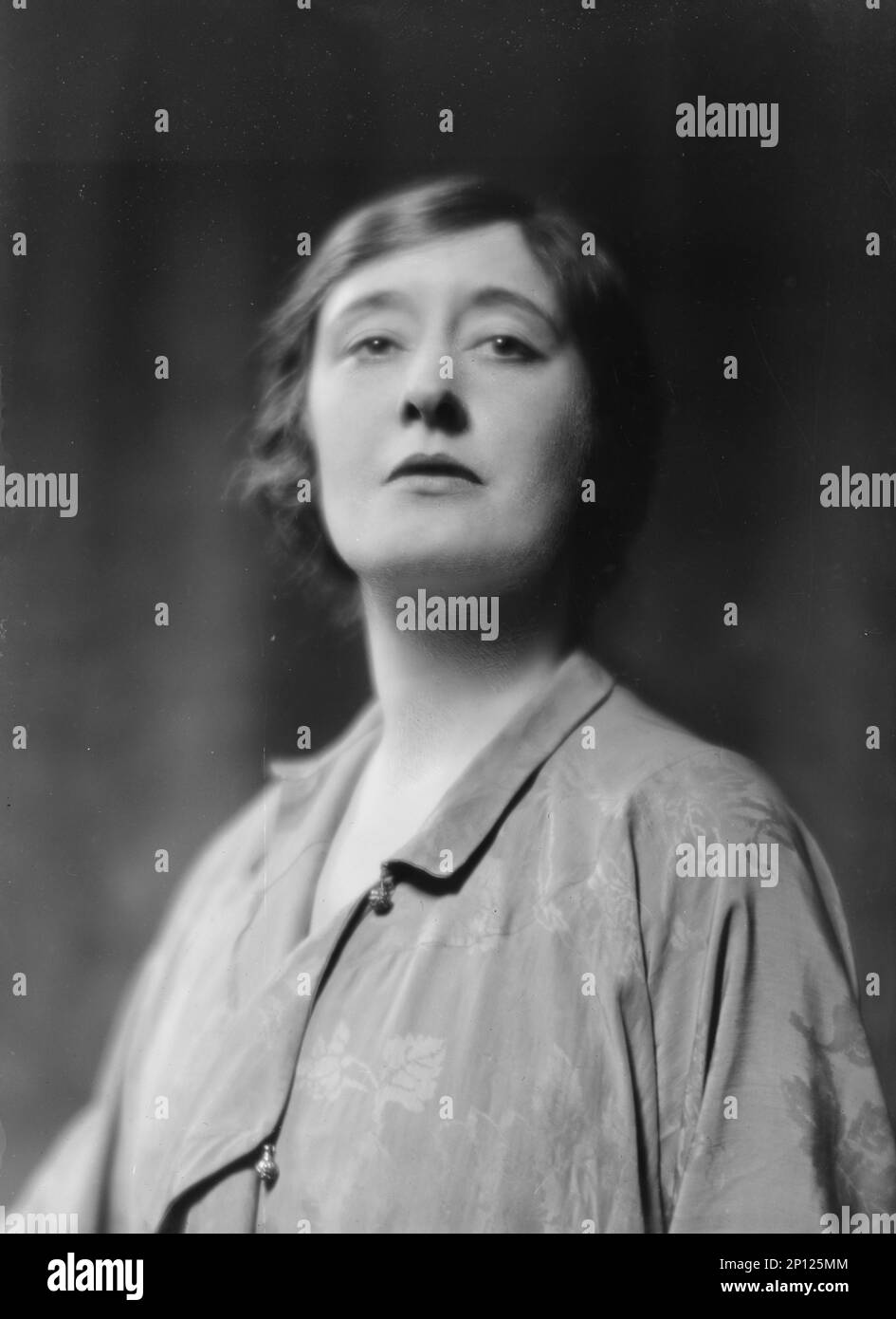 Leslie maude hi-res stock photography and images - Alamy