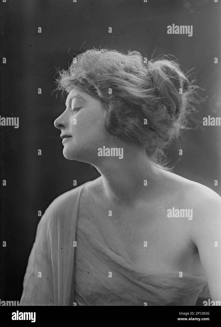 Miss black eyes Black and White Stock Photos & Images - Alamy