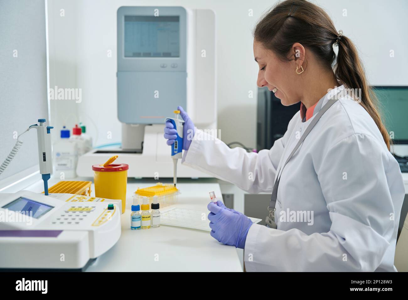 Geneticist collects a sample of biomaterial for a test Stock Photo - Alamy