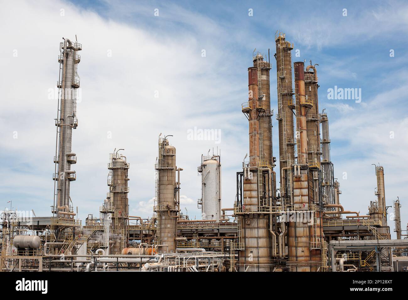 oil refining and gas production power plant Stock Photo - Alamy