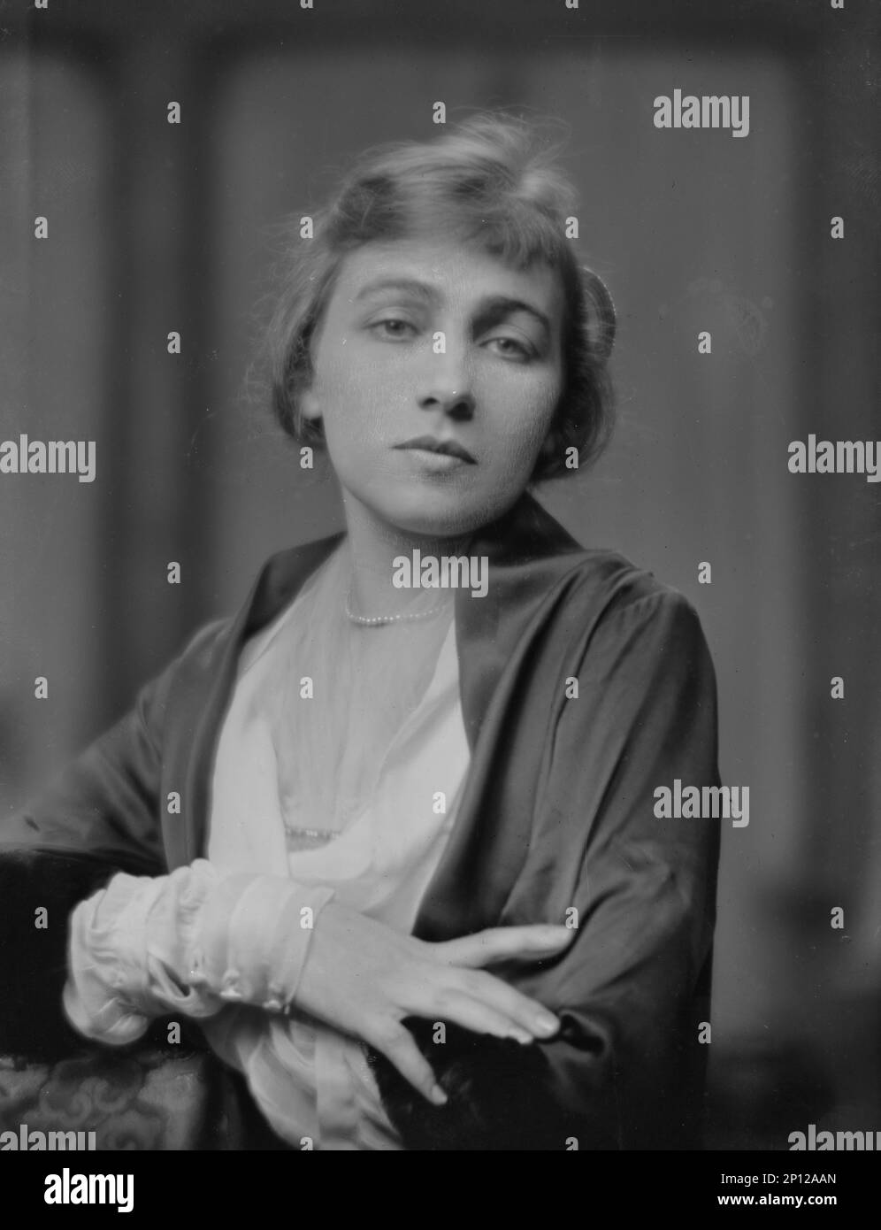 McMien, Meysa, Miss, portrait photograph, 1916 or 1917 Stock Photo - Alamy