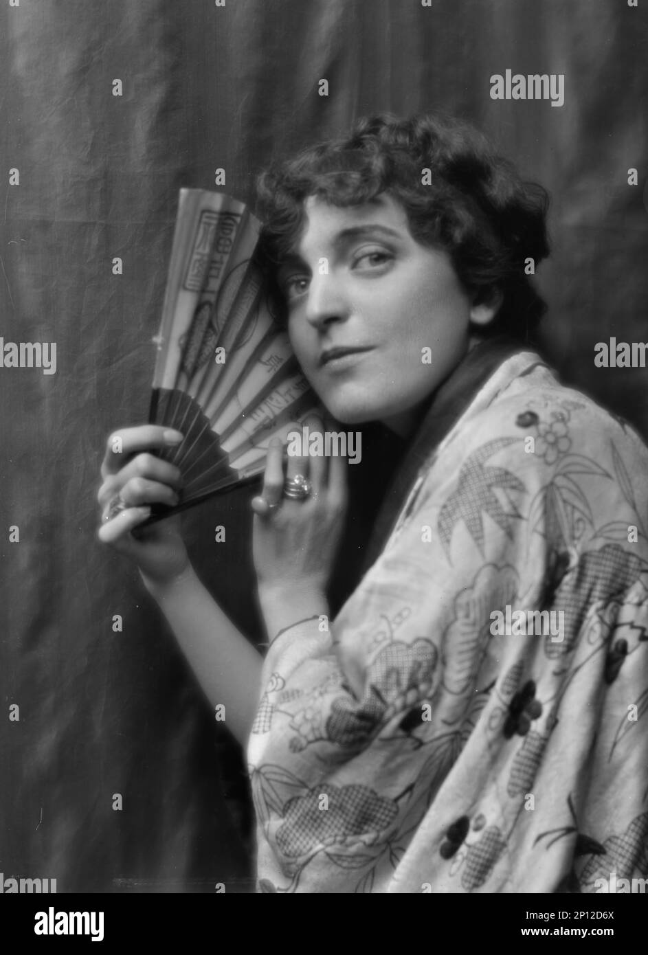 Toye marguerite namara hi-res stock photography and images - Alamy