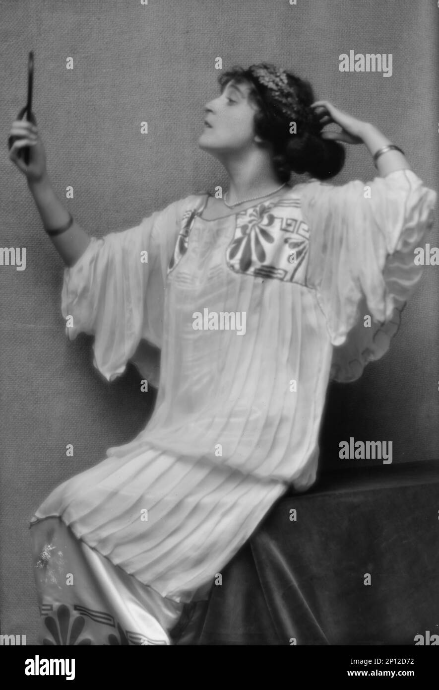 Toye marguerite namara hi-res stock photography and images - Alamy