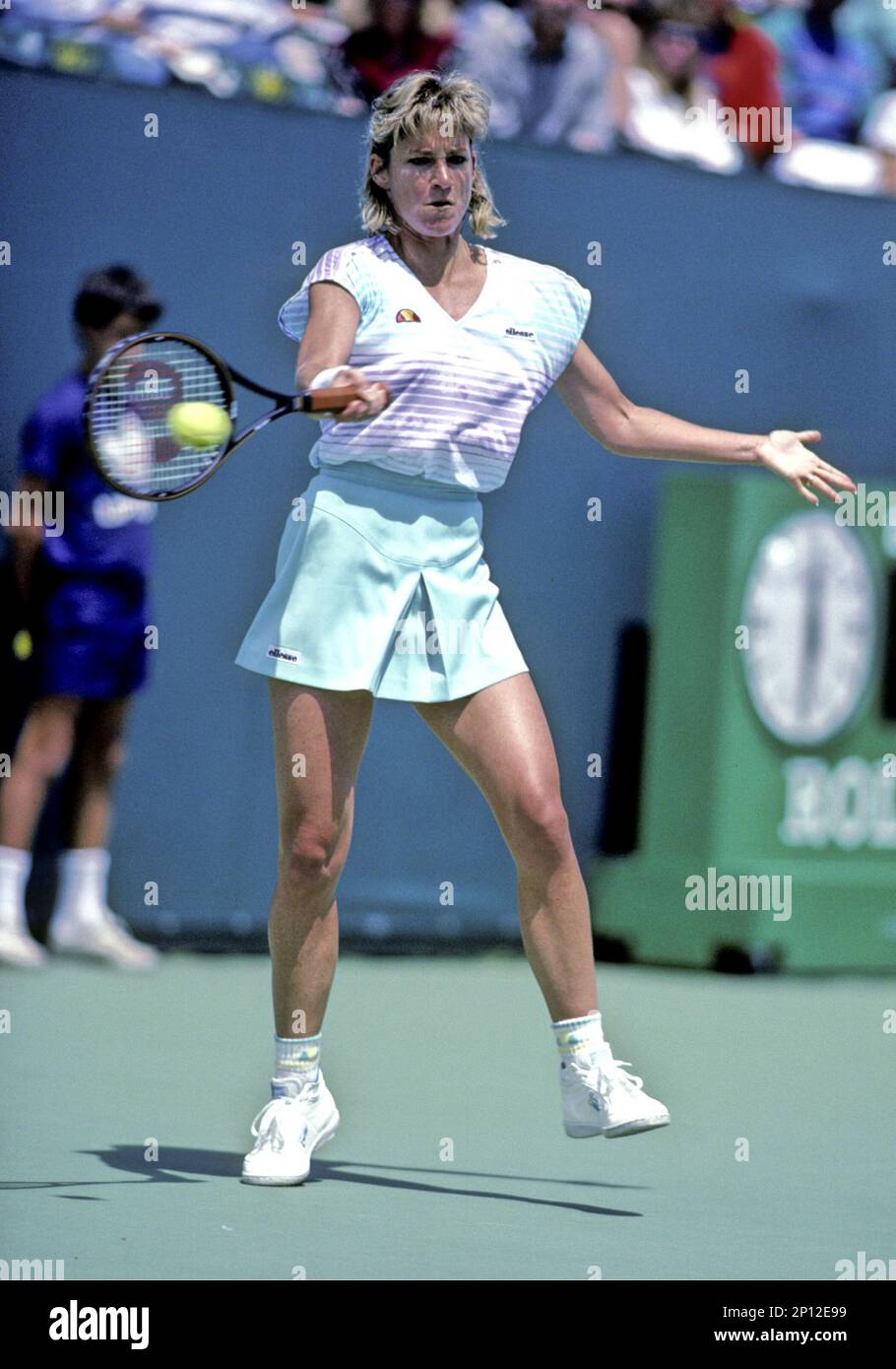Chris Evert competes in the Lipton Tennis Tournament in 1988. (Al ...