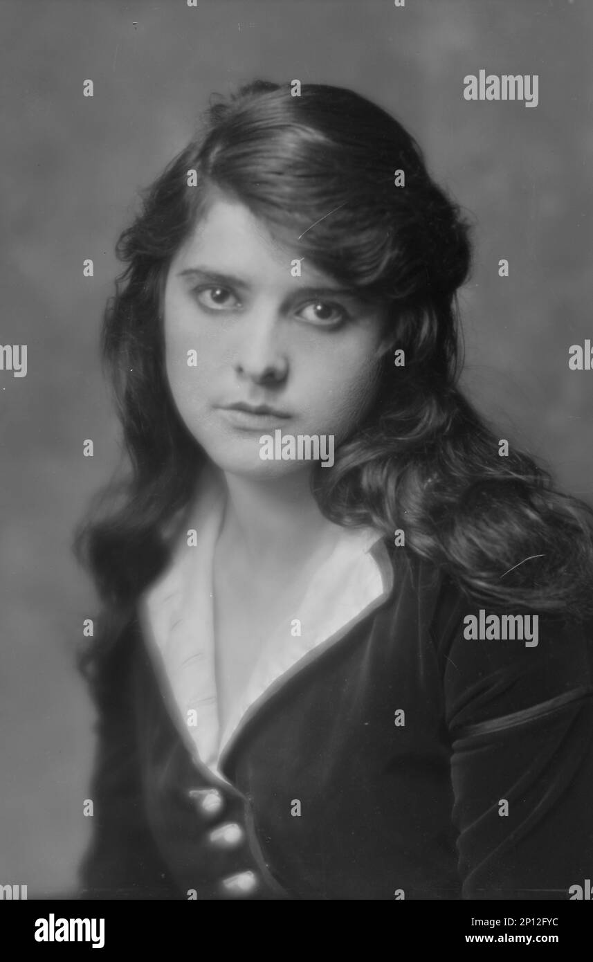 Olga olonova hi-res stock photography and images - Alamy