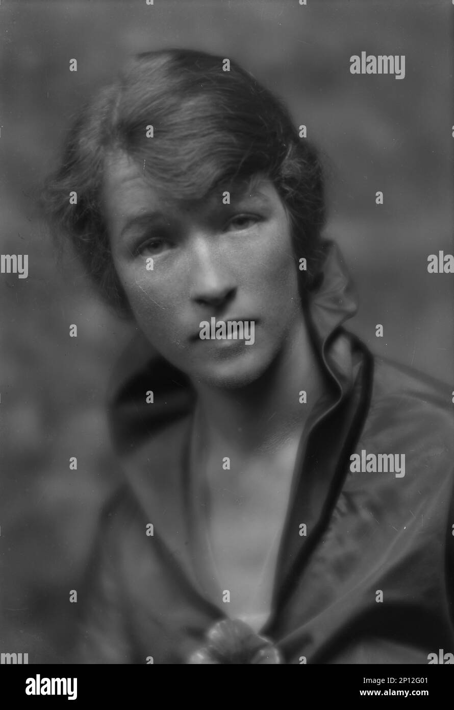 Osborn, Audrey, Miss, portrait photograph, between 1913 and 1942 Stock ...