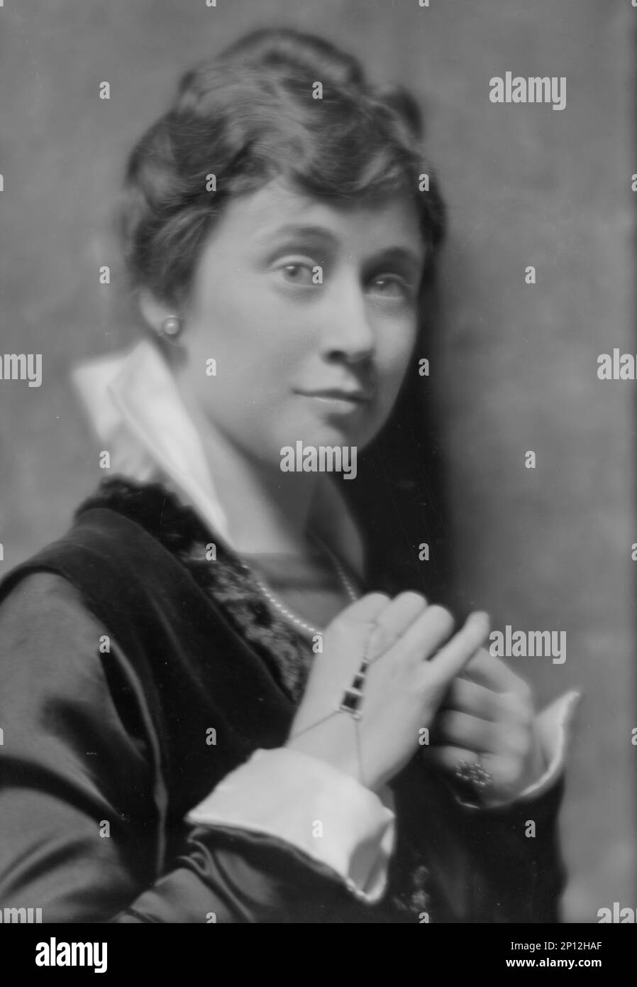 Pennock, Elise T., Miss, portrait photograph, 1914 Oct. 23 Stock Photo ...