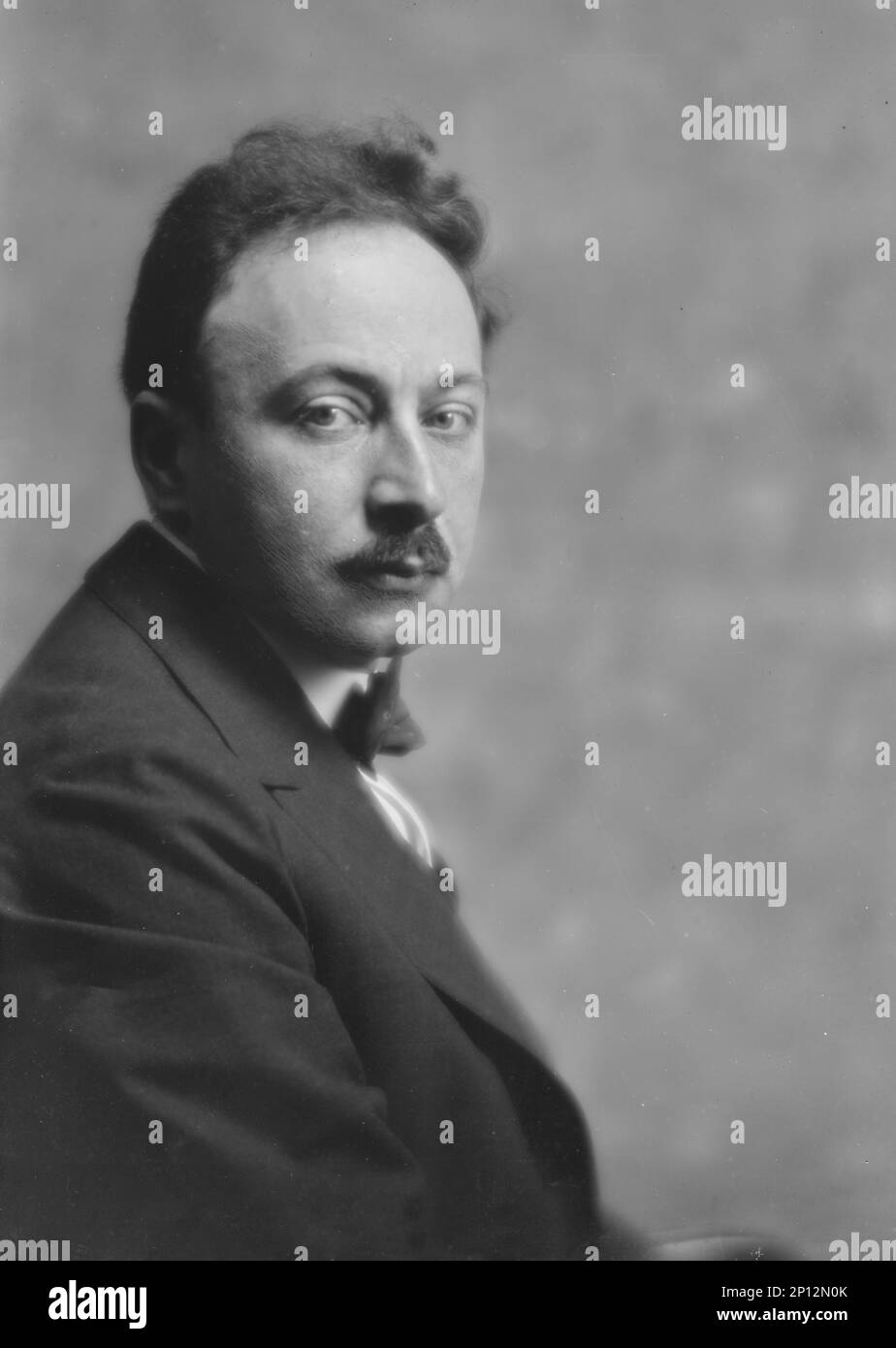 Riesenfeld, Mr., portrait photograph, 1916 Stock Photo - Alamy
